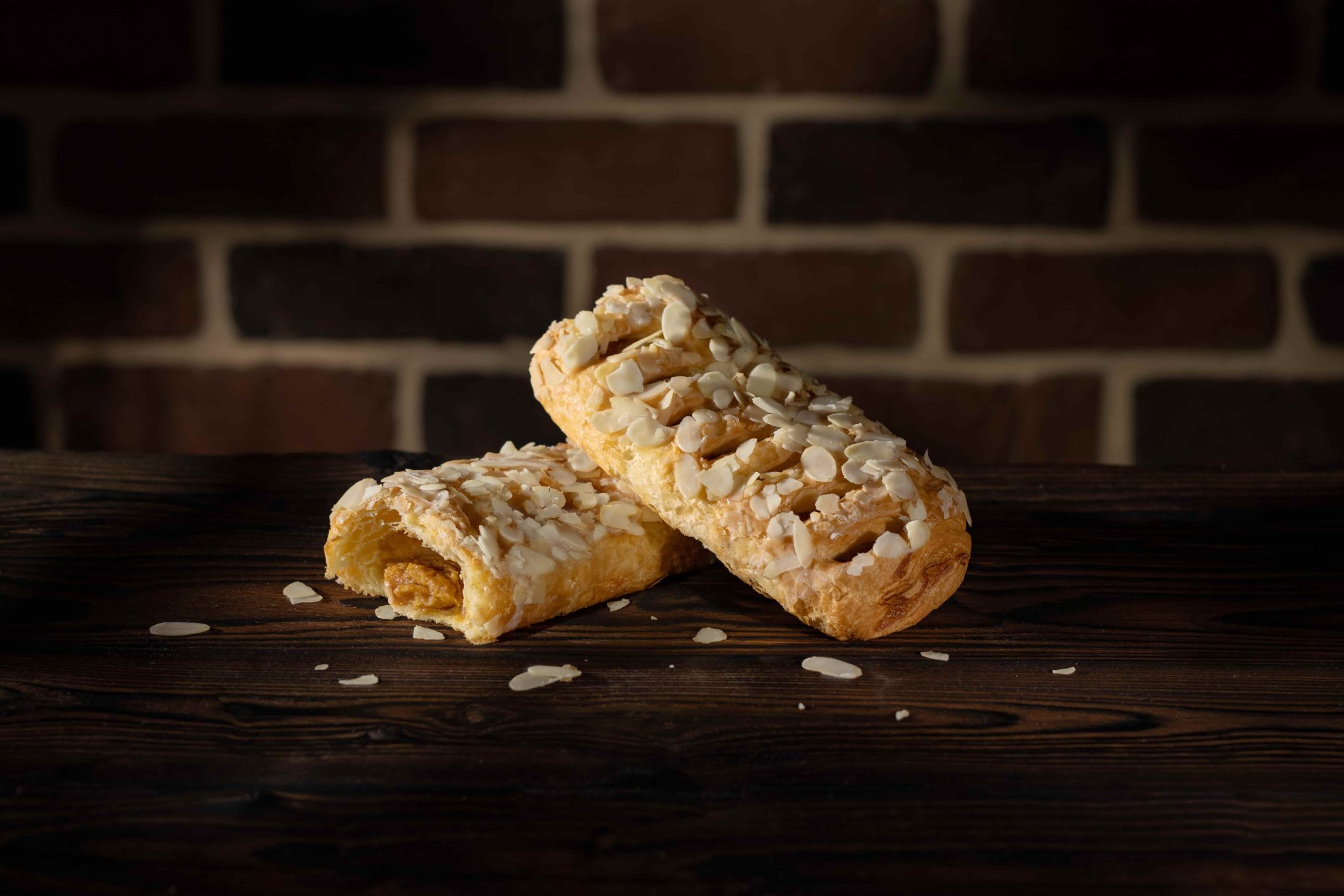 New products with almonds: the best nut for the NPD